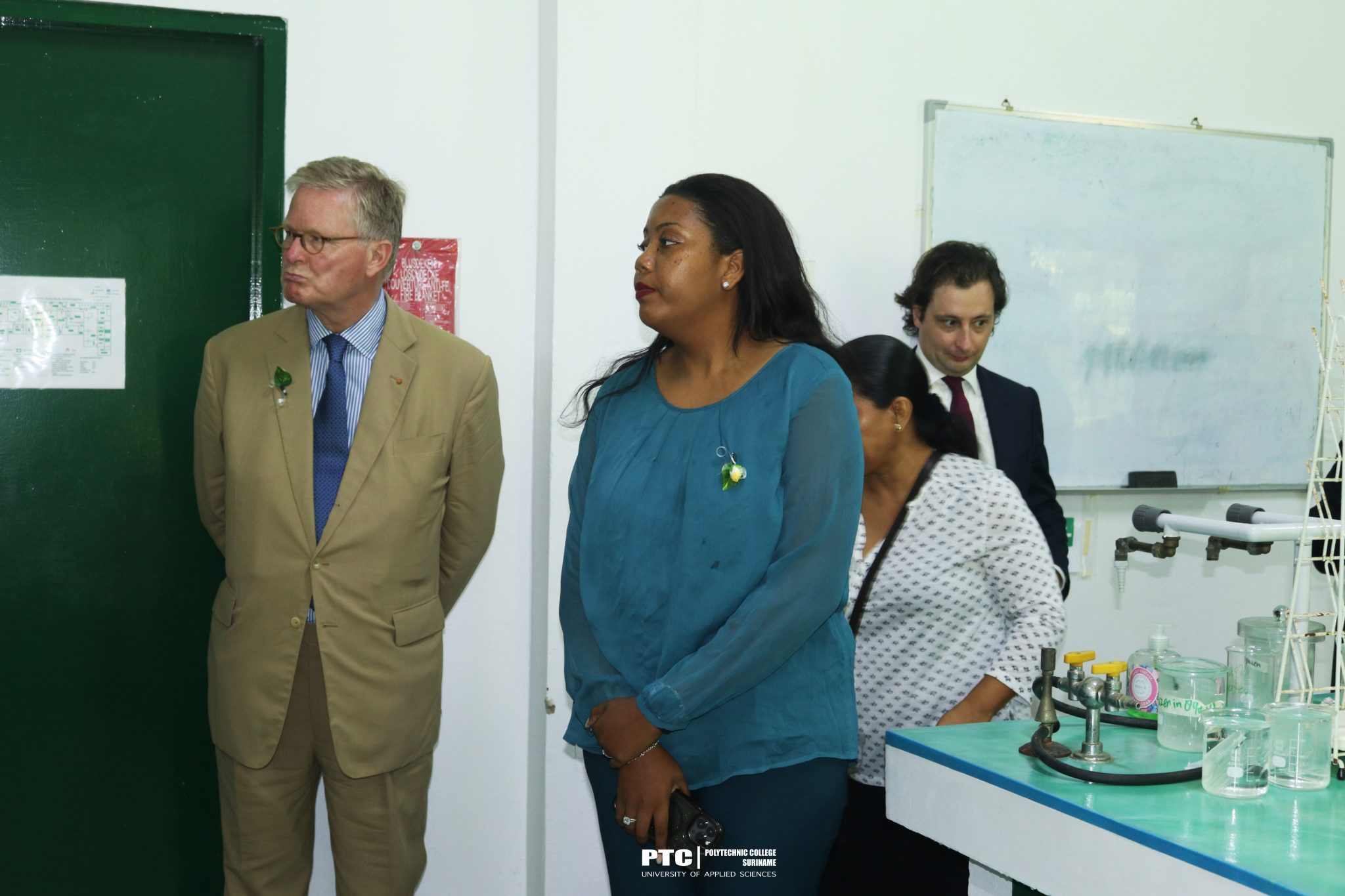 Bezoek Nederlandse Minister van Onderwijs, Cultuur en Wetenschap R ...